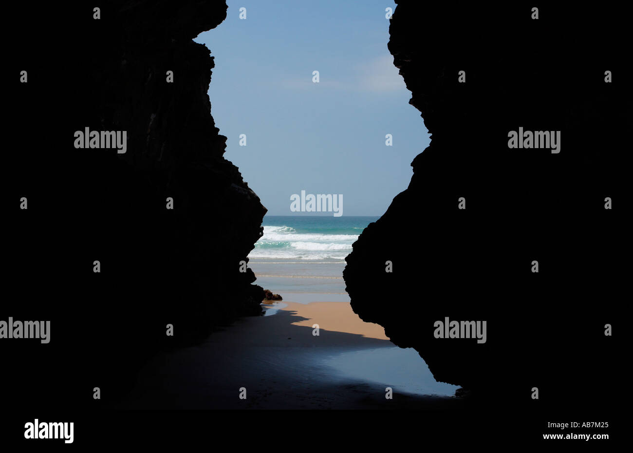 Coastal cave rock pool hi-res stock photography and images - Alamy