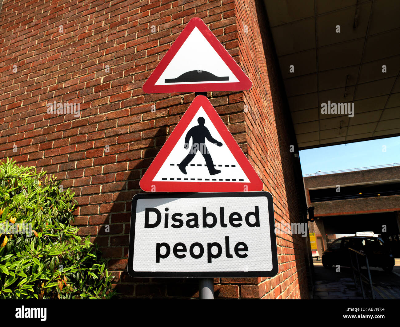 Disabled people hi-res stock photography and images - Alamy