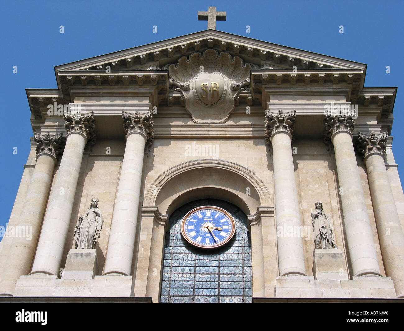 Paris facade of the saint roch church hi-res stock photography and ...