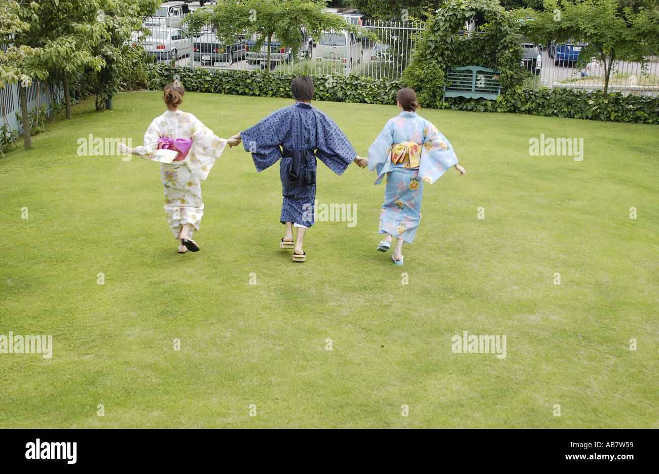 Japanese kimono running hi-res stock photography and images - Alamy