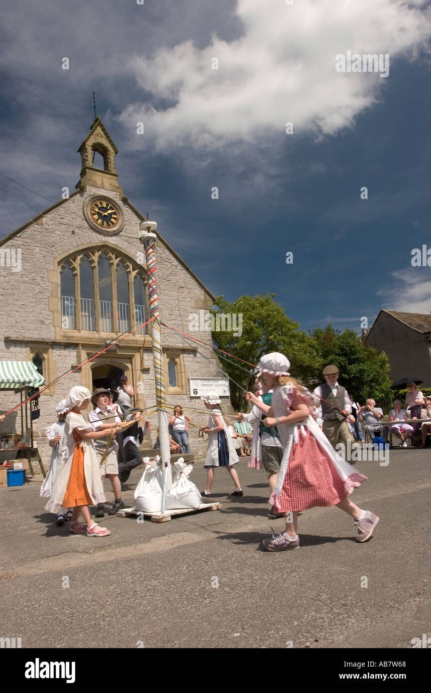 Derbyshire Peak District Litton near Tideswell well dressing school ...