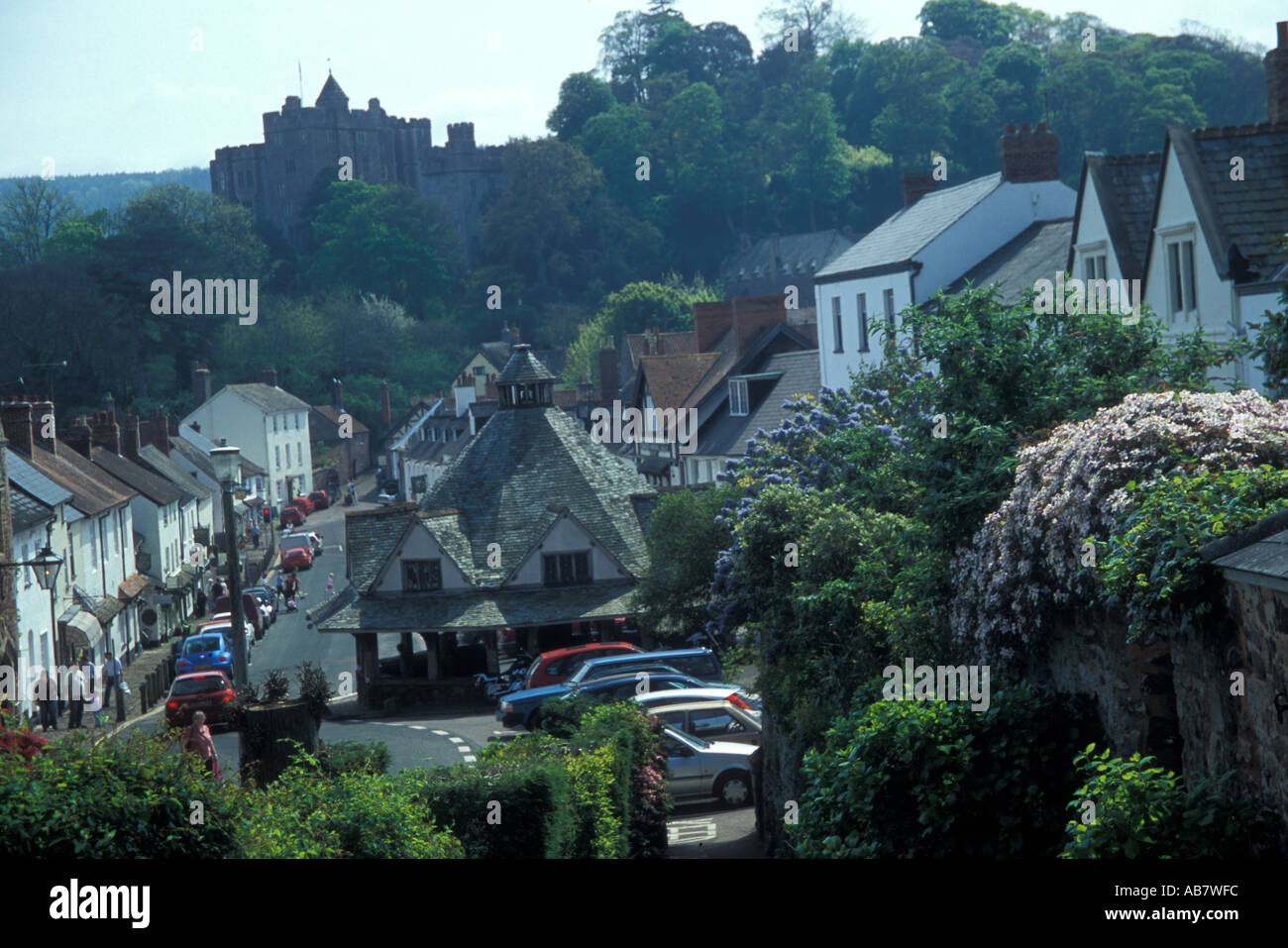High street dunster hi-res stock photography and images - Alamy