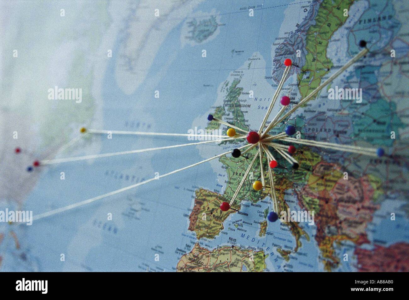 Pins with string network hi-res stock photography and images - Alamy