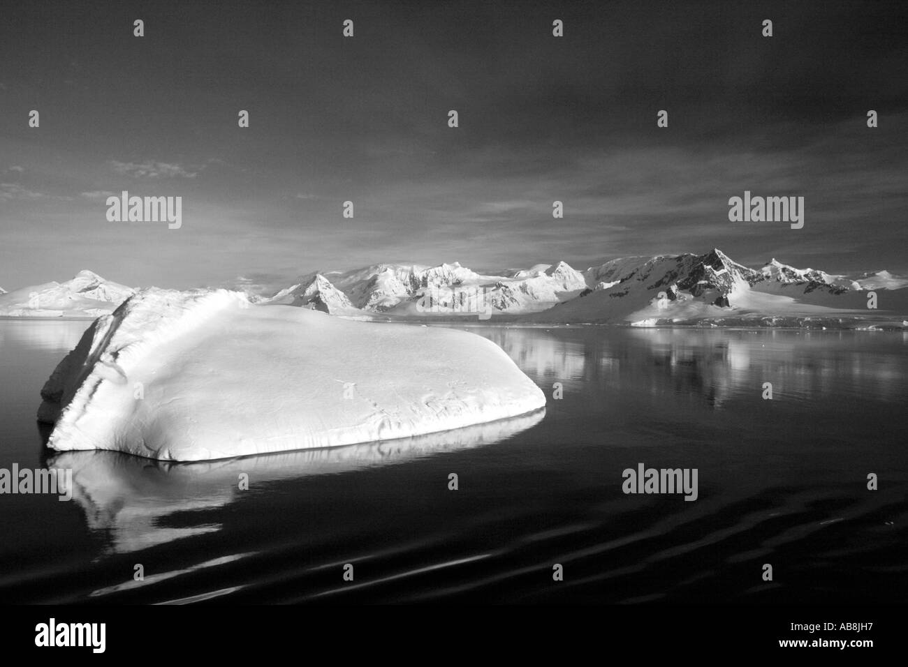 Iceberg falling antarctica hi-res stock photography and images - Alamy