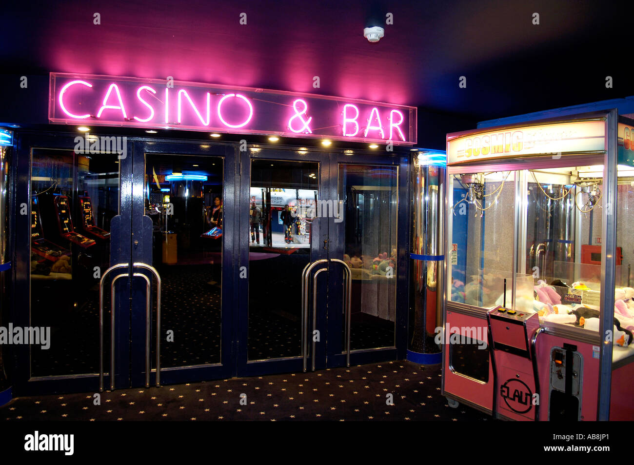 Bar and casino at Blackpool Pleasure Beach Stock Photo - Alamy