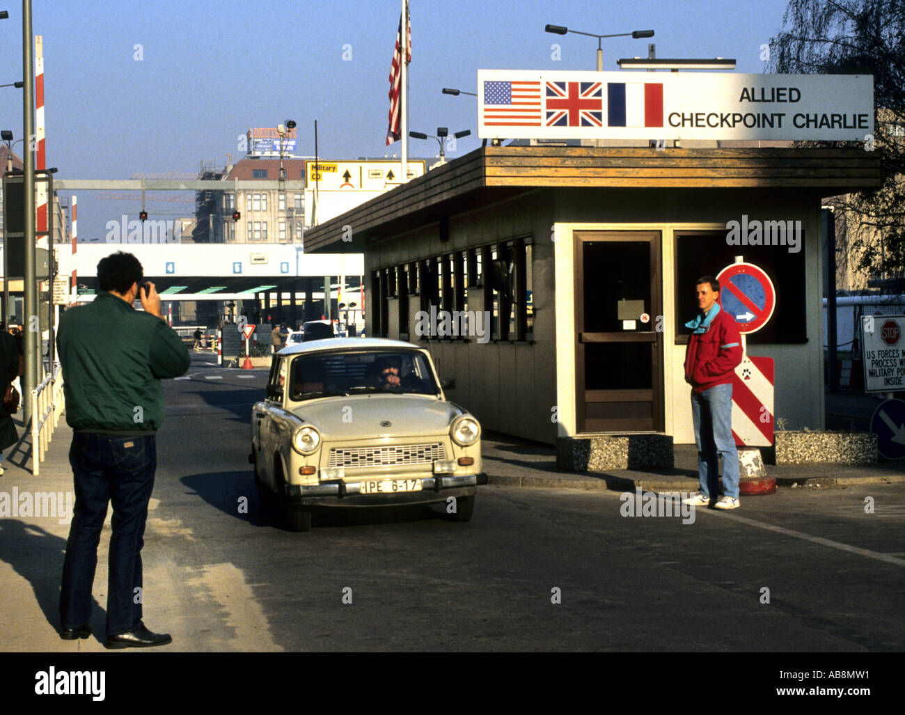 Checkpoint Charlie C Berlin Wall border crossing point East Berlin ...