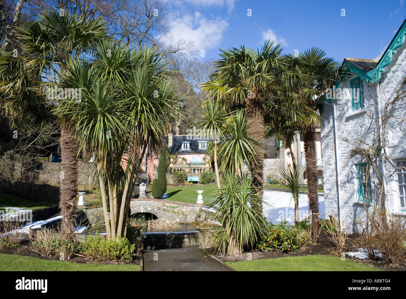 Portmeirion village winter hi-res stock photography and images - Alamy