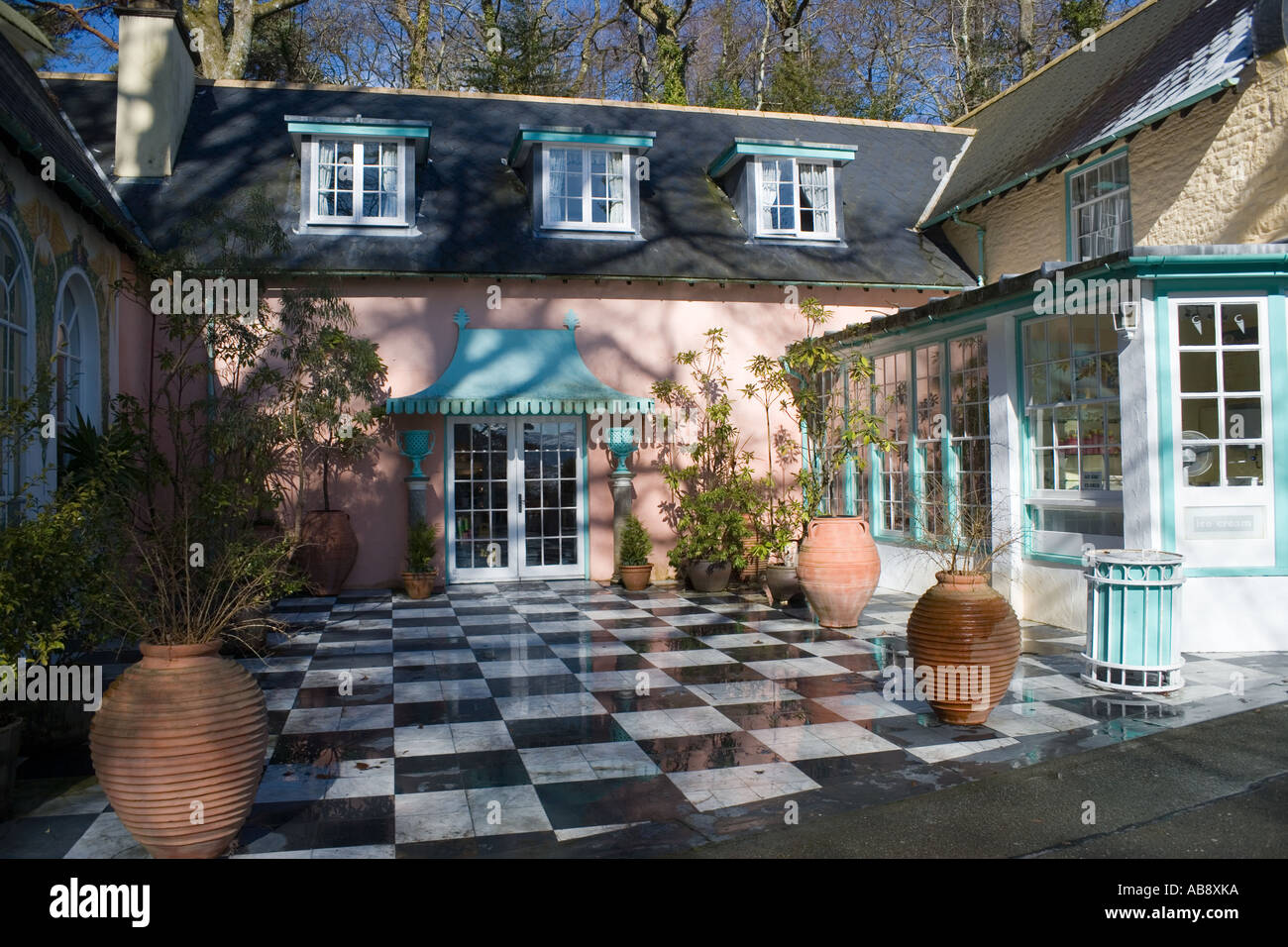 Portmeirion village winter hi-res stock photography and images - Alamy
