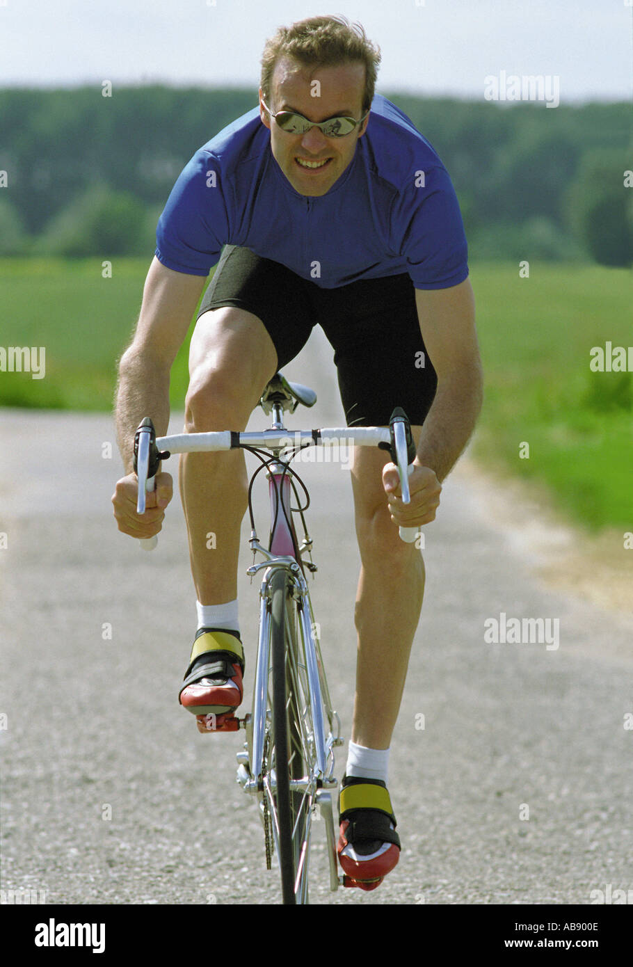 Try cycling cyclist hi-res stock photography and images - Alamy