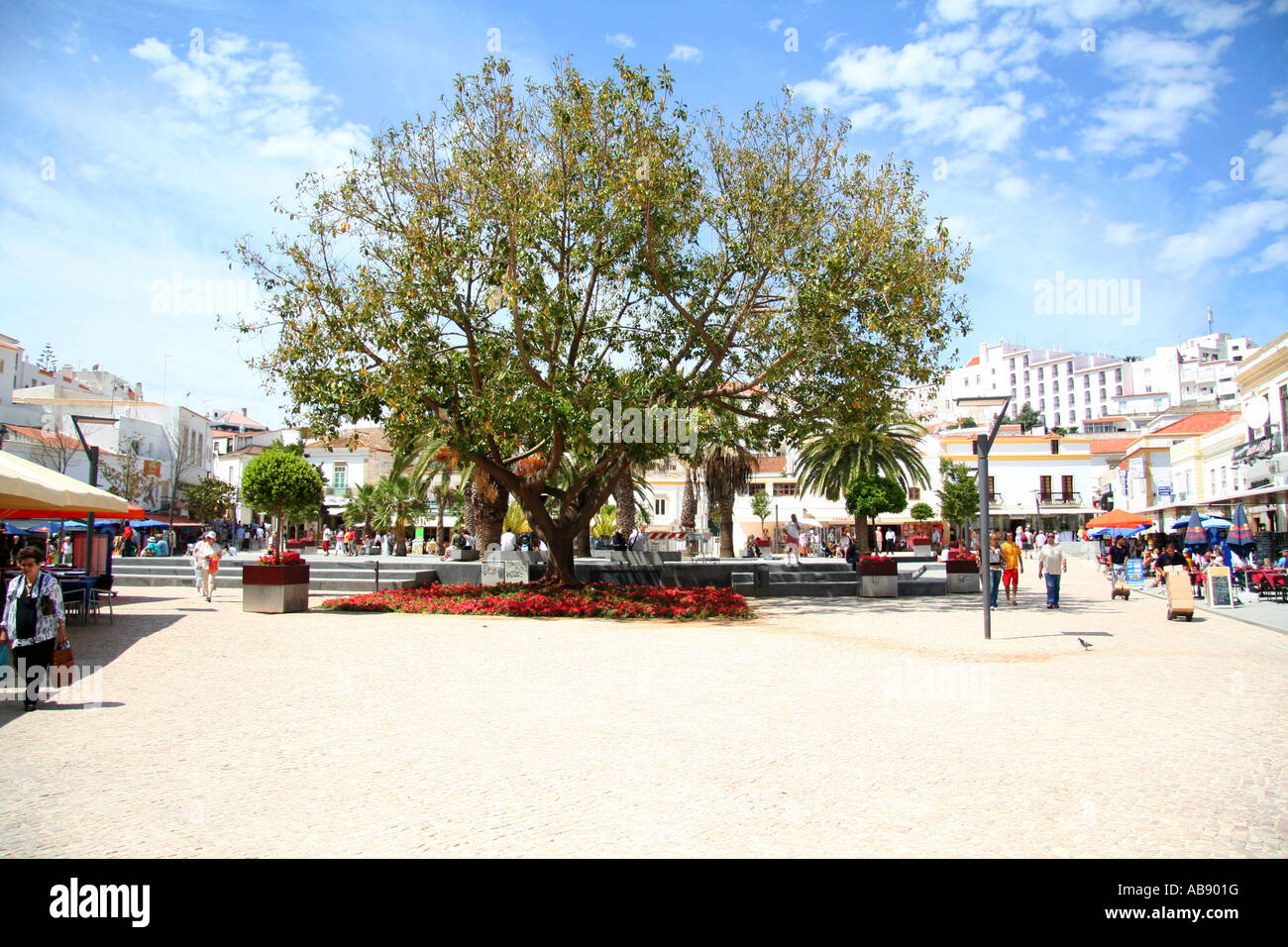 Albufeira old town square hi-res stock photography and images - Alamy