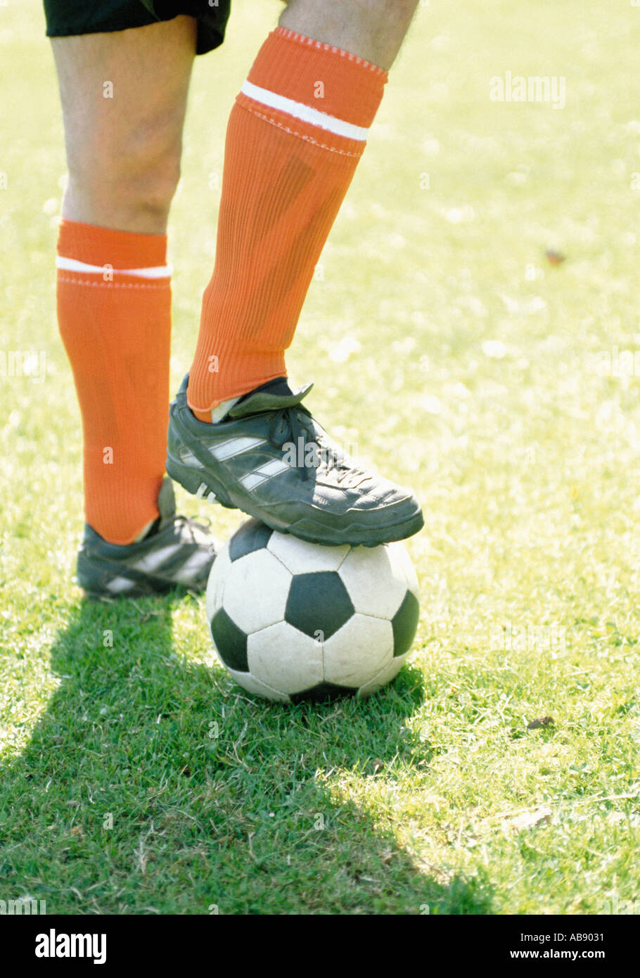 Footballer shadow hi-res stock photography and images - Alamy