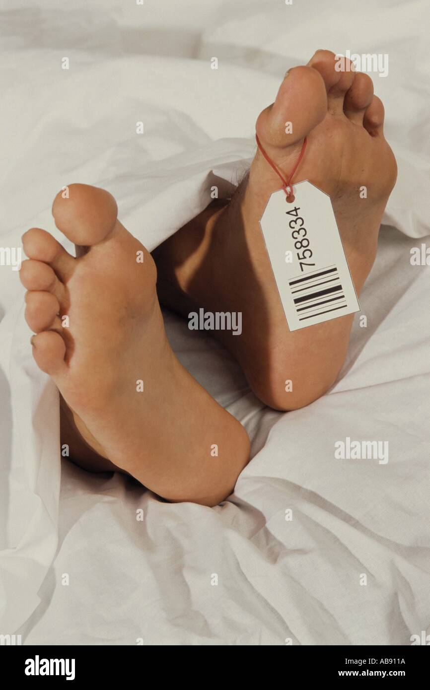 Lying corpse hi-res stock photography and images - Alamy