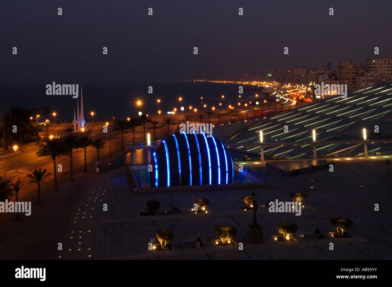 The Bibliotheca Alexandrina and the planetarium at the Corniche ...