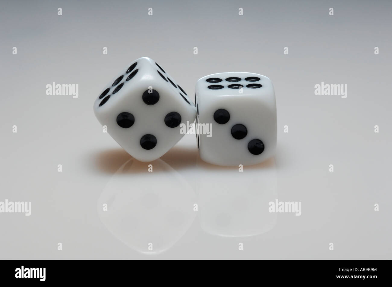 Shaking die hi-res stock photography and images - Alamy