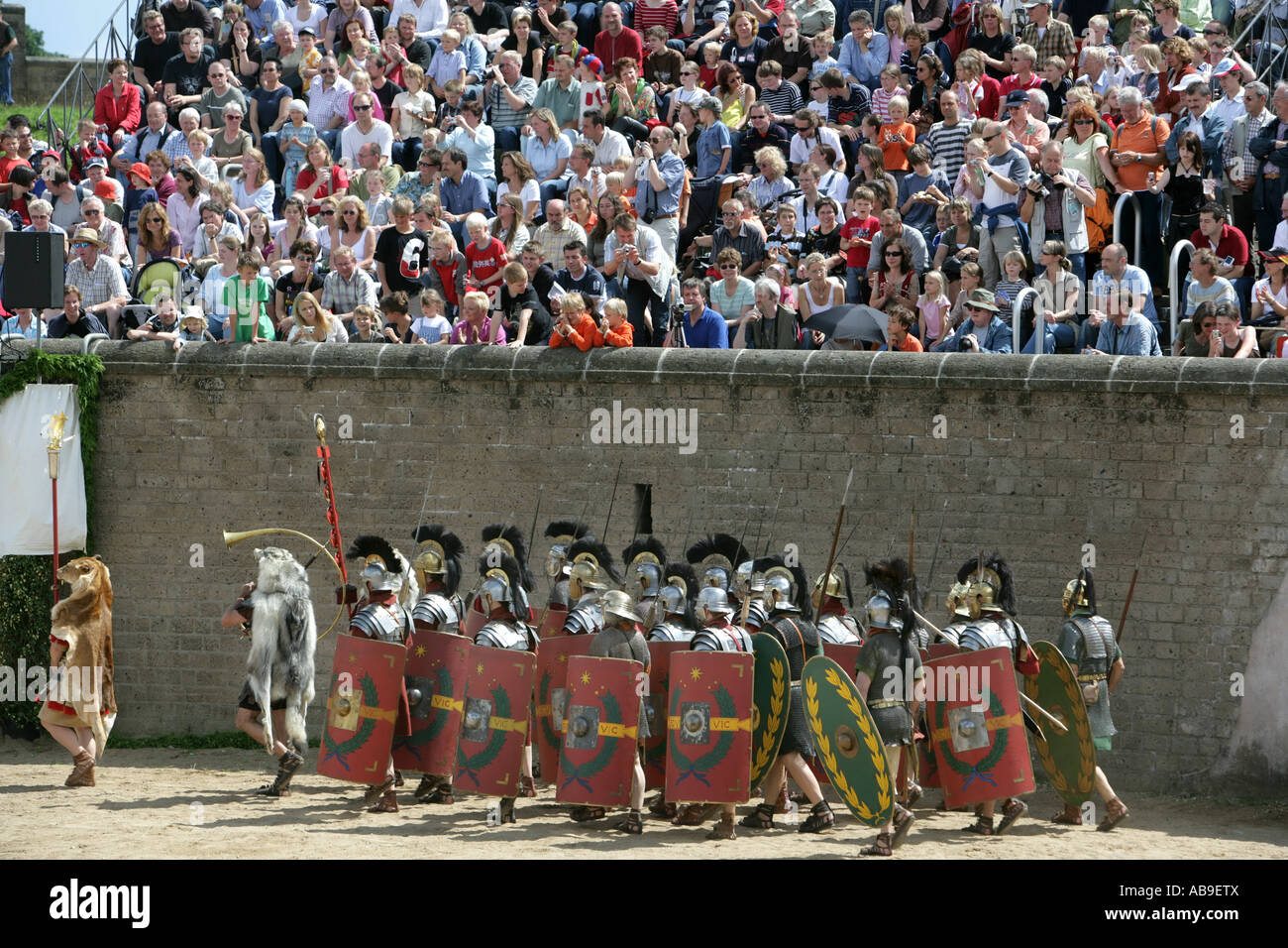 Gladiators parade hi-res stock photography and images - Alamy
