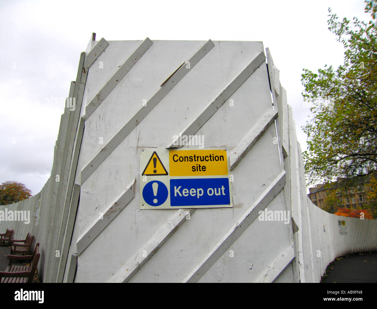 Building site keep out sign Stock Photo - Alamy