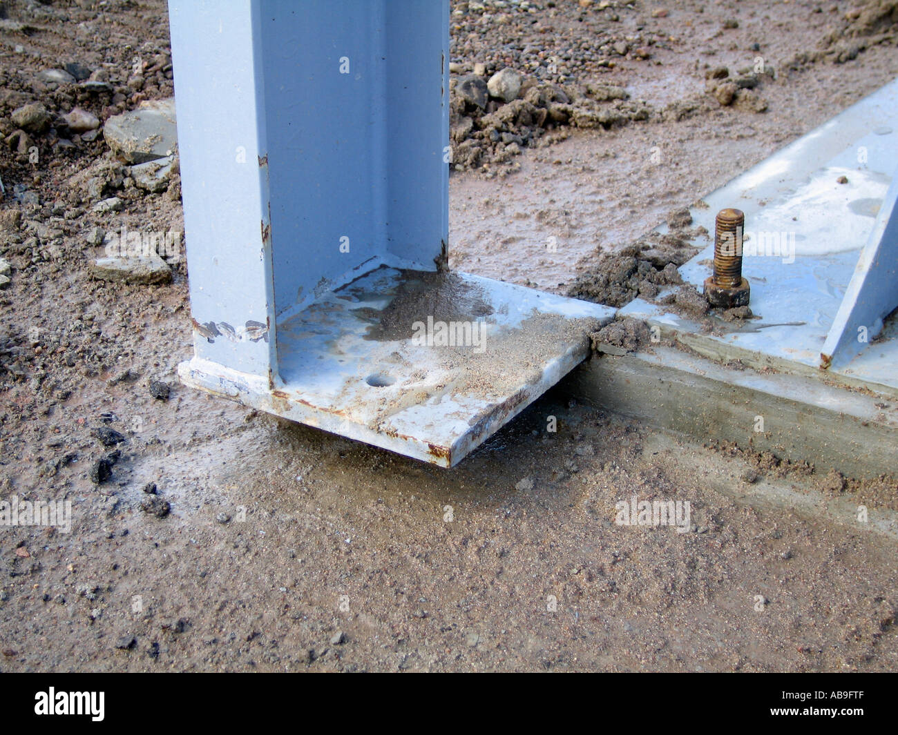Steel column base hi-res stock photography and images - Alamy