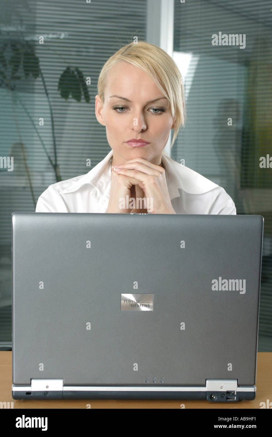 Thoughtfully 20 30 years hi-res stock photography and images - Alamy