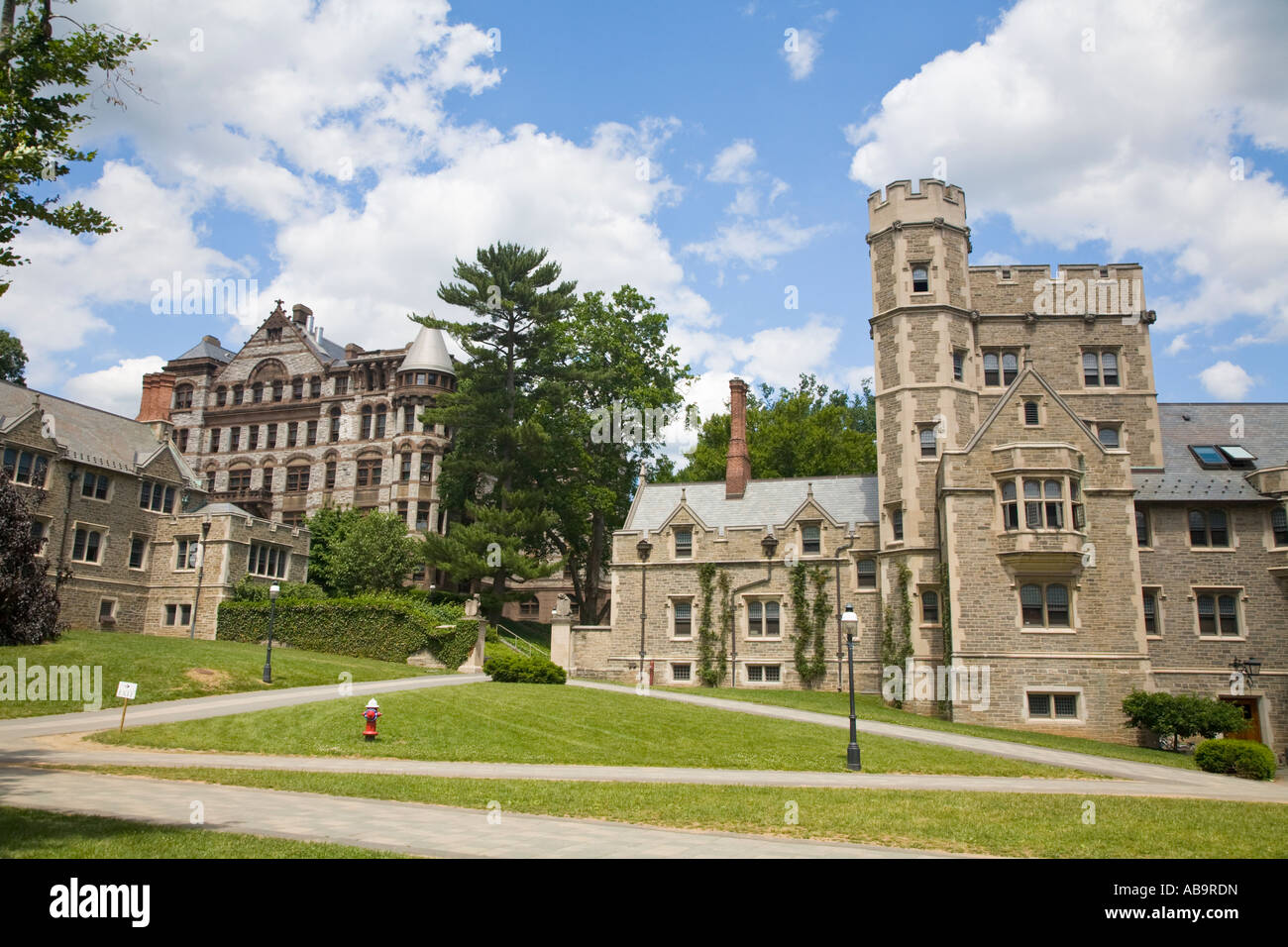 College campus architecture hi-res stock photography and images - Alamy
