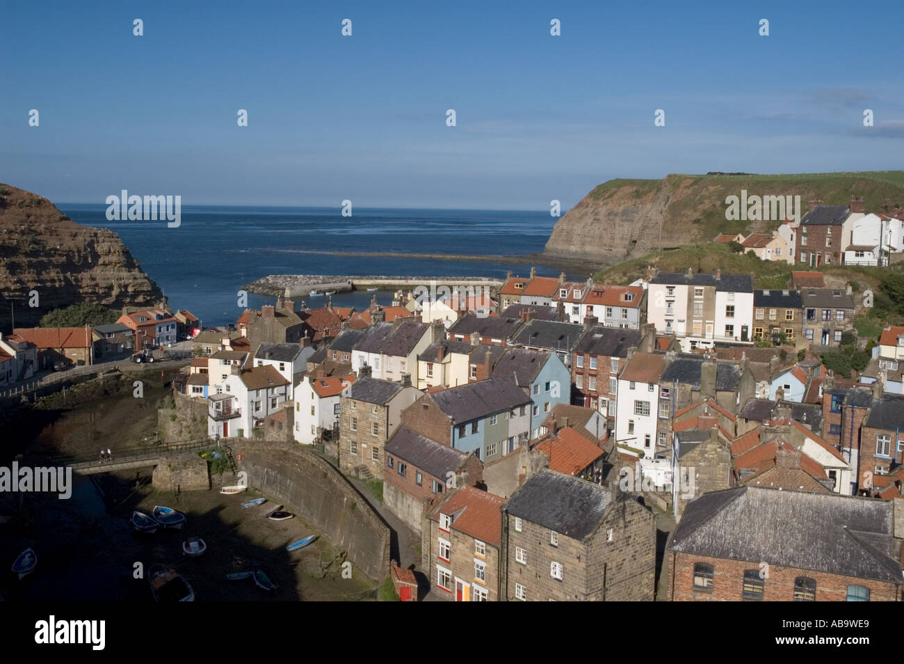 The village of Staithes in North Yorkshire England Stock Photo - Alamy
