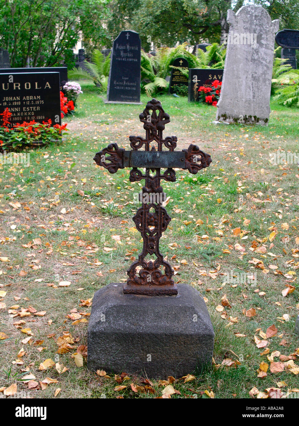Oulu cemetery hi-res stock photography and images - Alamy