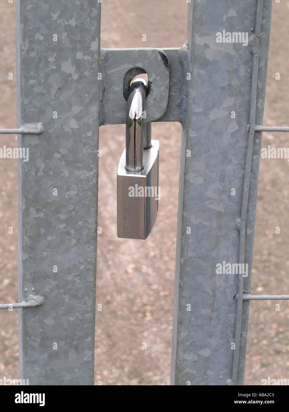 Locked gate hi-res stock photography and images - Alamy