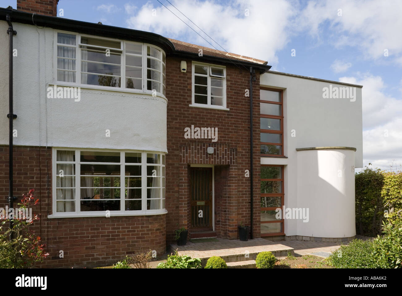 Modernist House Extension, Rawdon, Leeds, 2004. Architect: Bauman Lyons ...