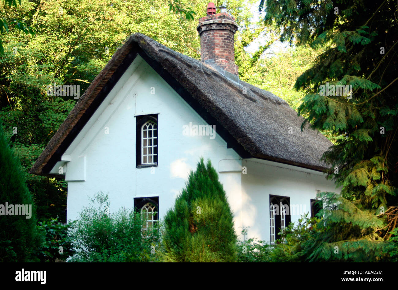 Thatched cottage, Cheshire, UK Stock Photo - Alamy