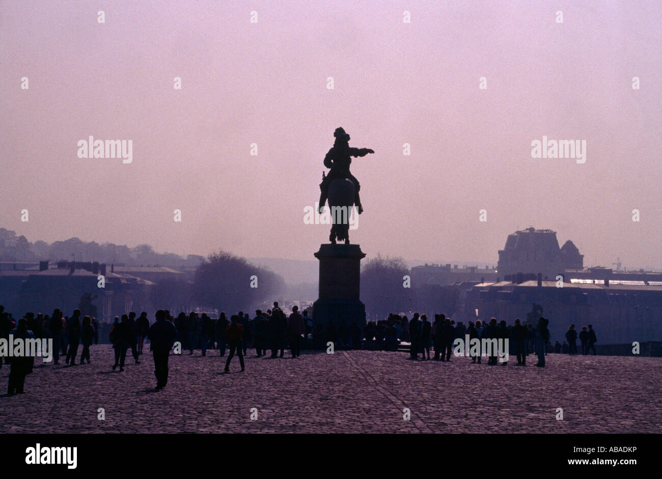 Versailles statue hi-res stock photography and images - Alamy