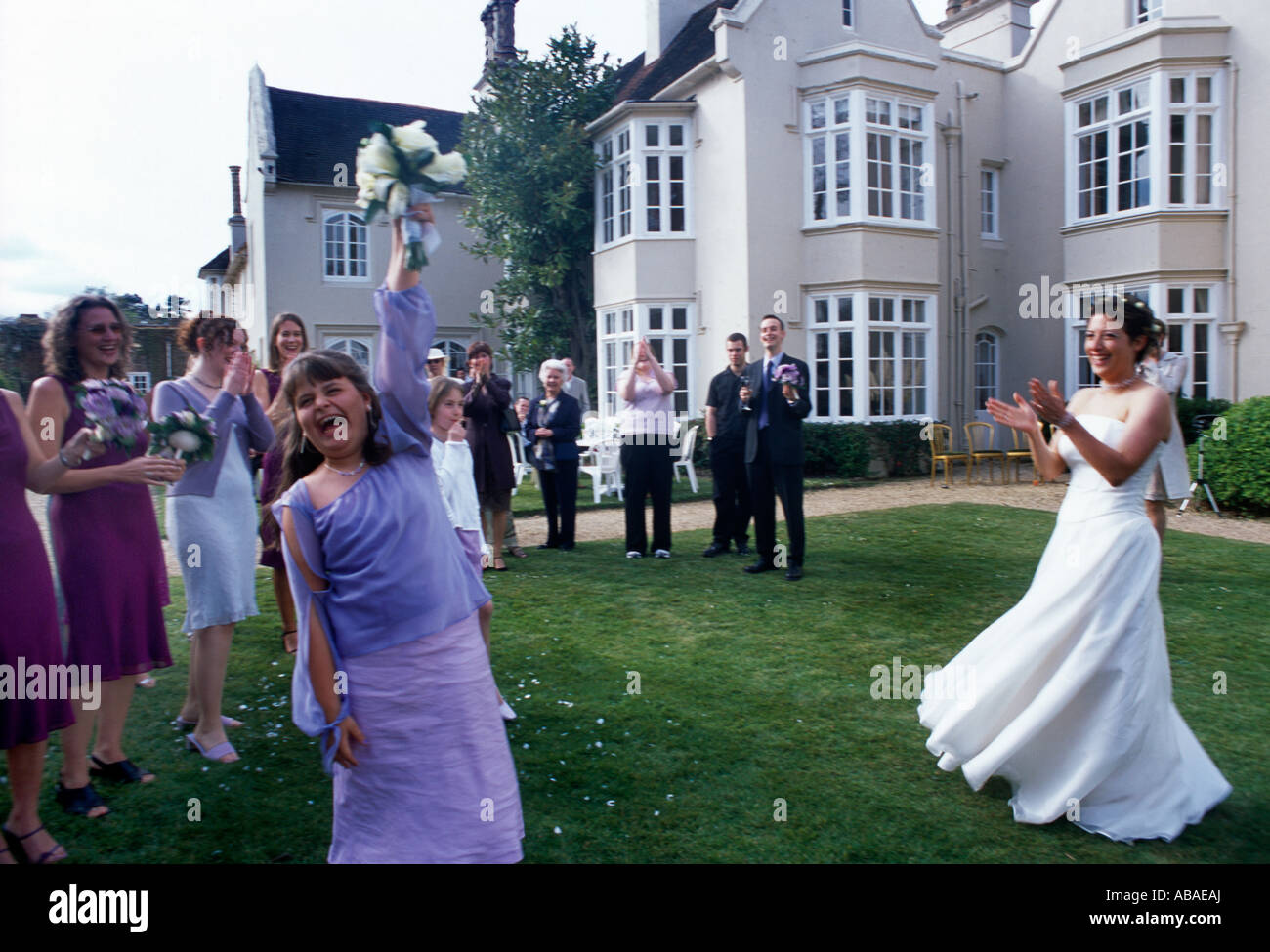 Catching wedding bouquet hi-res stock photography and images - Alamy