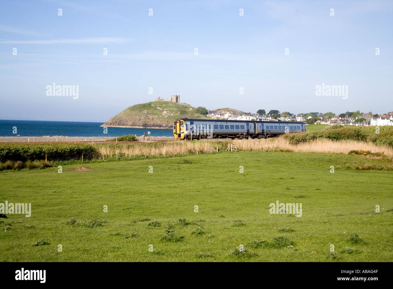 Criccieth train hi-res stock photography and images - Alamy
