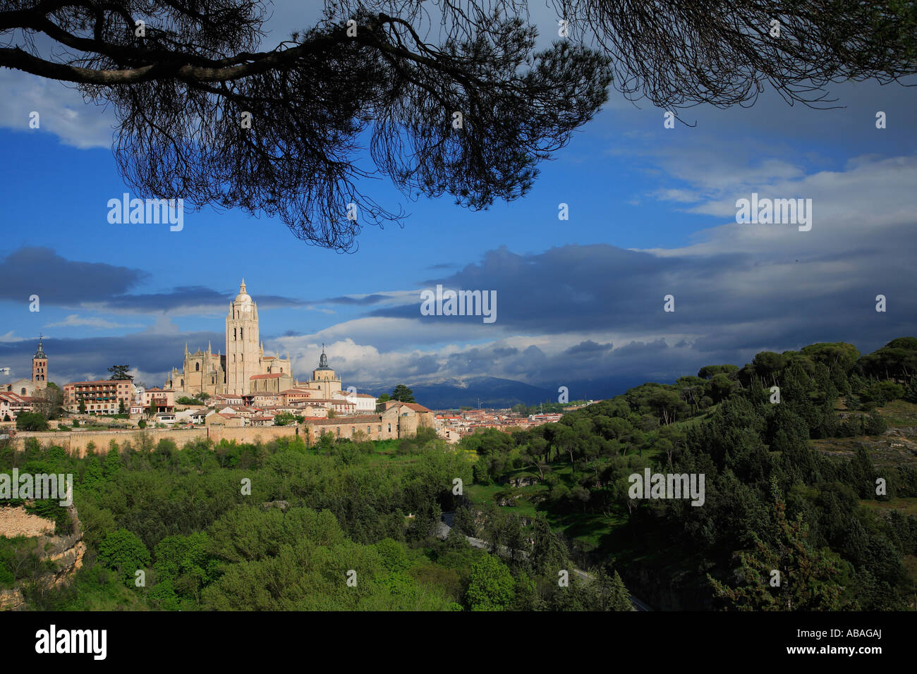 Segovia skyline castilla leon hi-res stock photography and images - Alamy