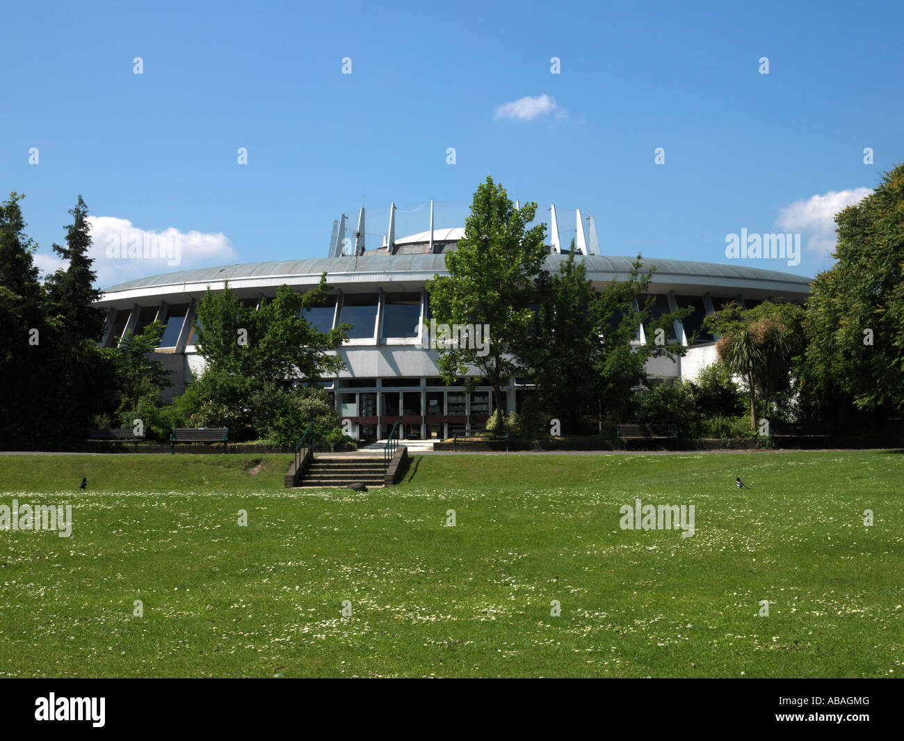 Bourne hall gardens hi-res stock photography and images - Alamy