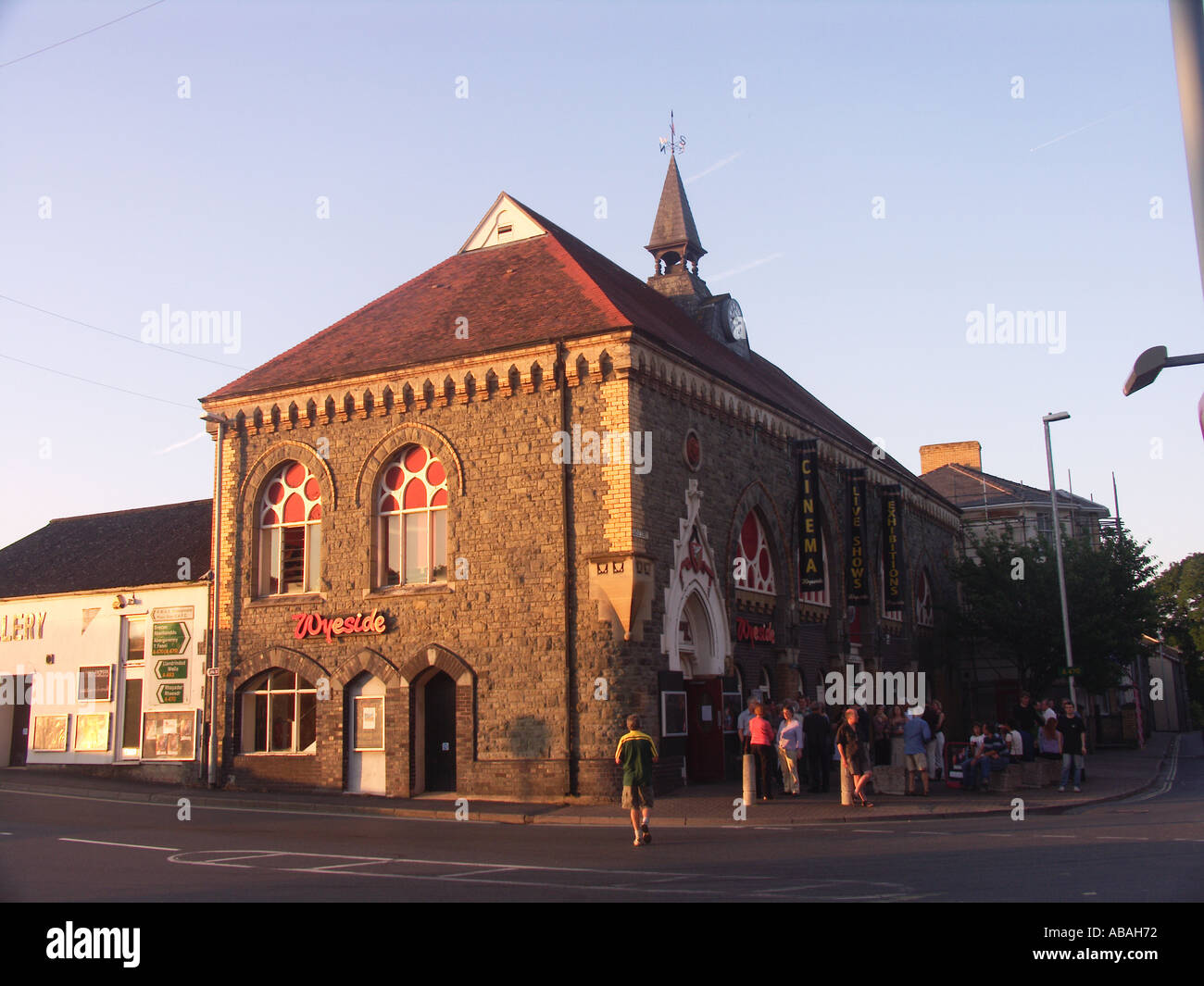 Art wells hi-res stock photography and images - Alamy