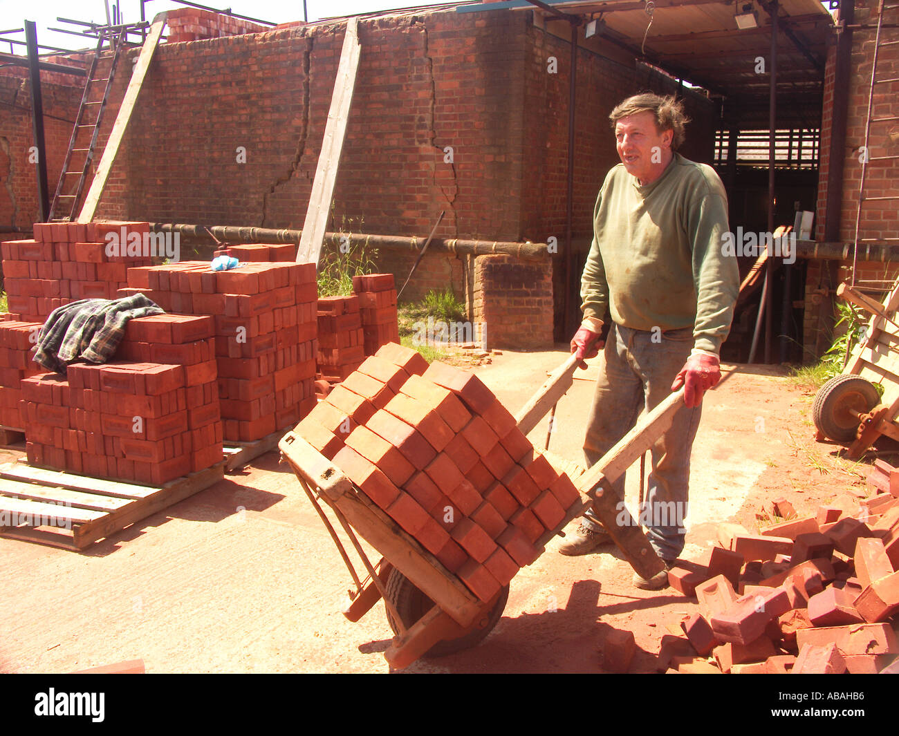 Suffolk red bricks hi-res stock photography and images - Alamy