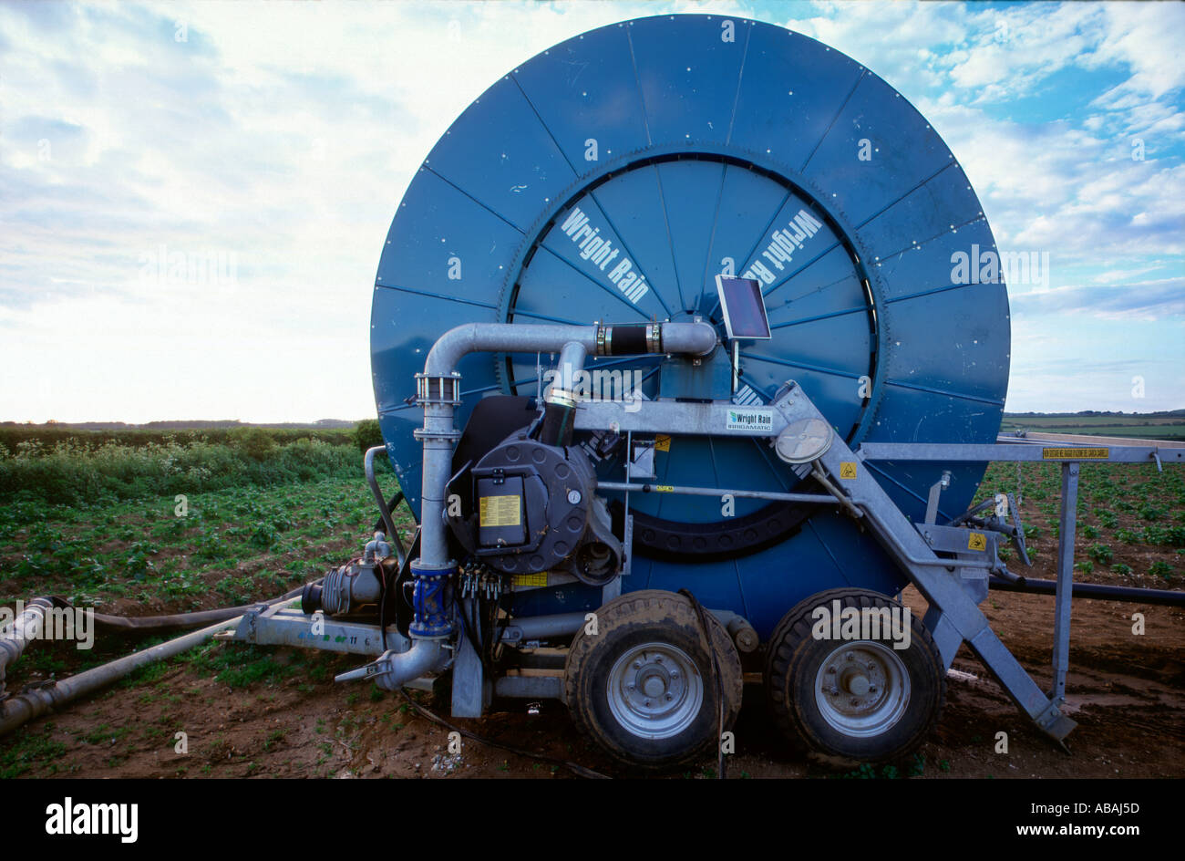 Mobile farm irrigation equipment hi-res stock photography and images ...
