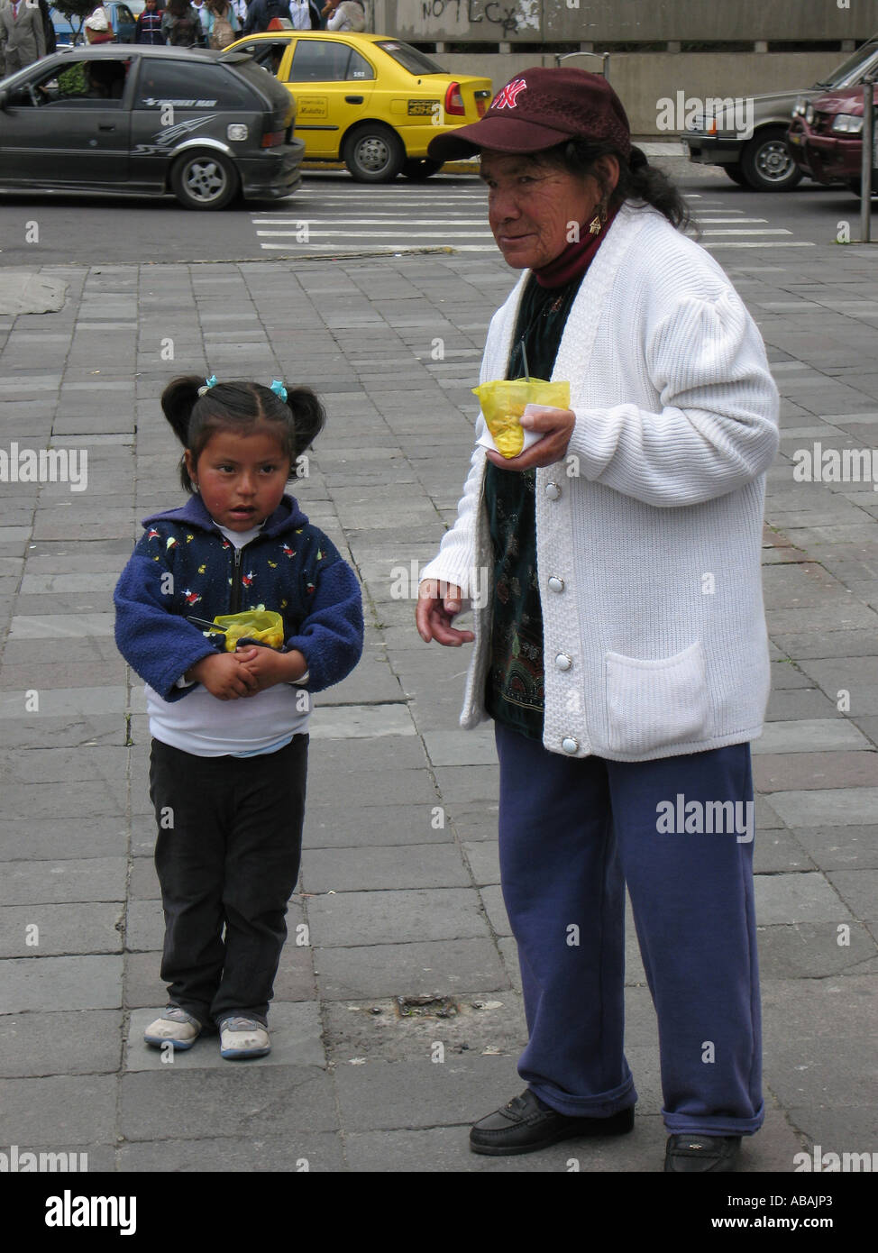 Ecuador poor woman child hi-res stock photography and images - Alamy