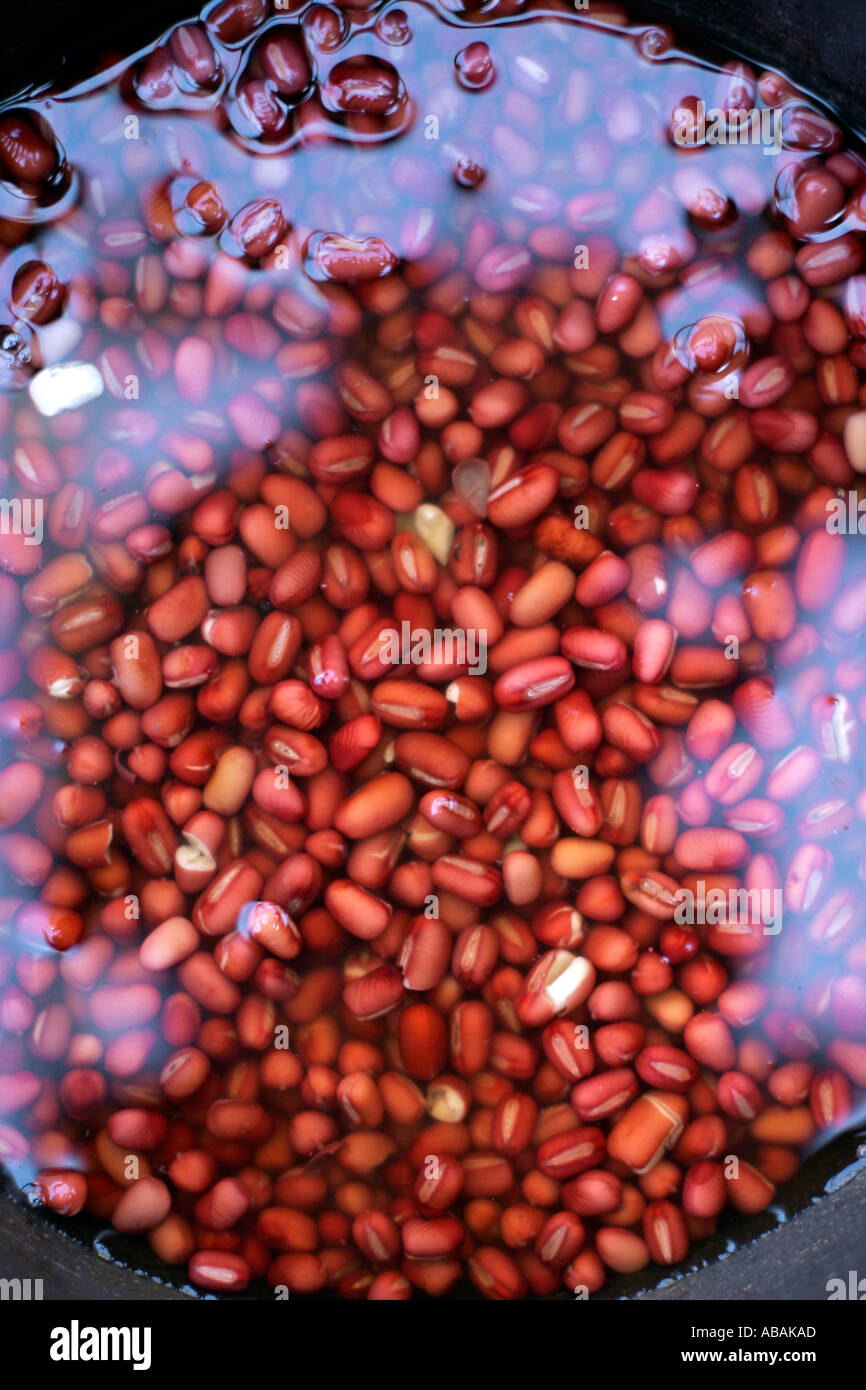 Soaking beans hi-res stock photography and images - Alamy
