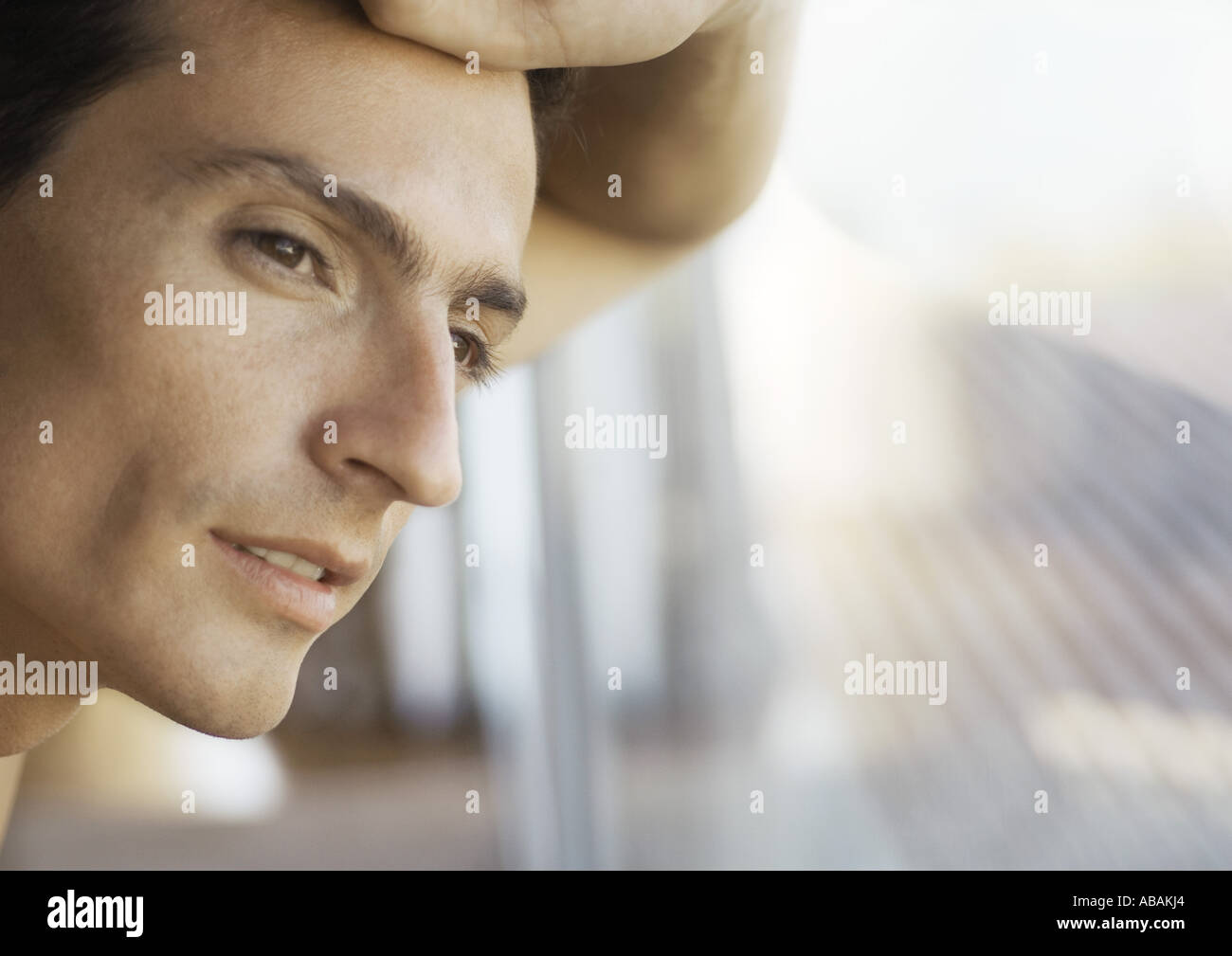 Mans heads looking up hi-res stock photography and images - Alamy