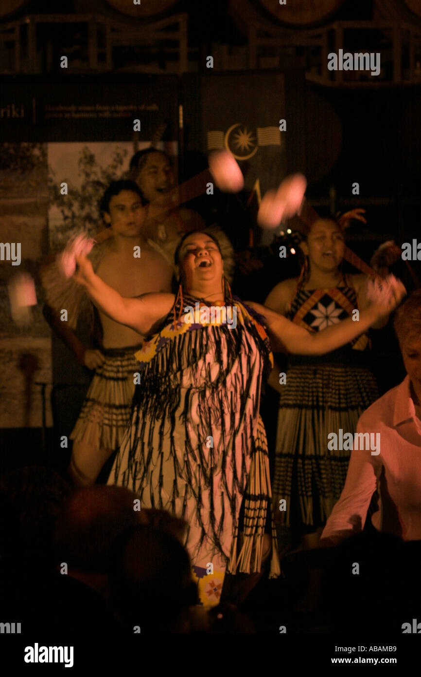 Maori poi dancers Stock Photo - Alamy