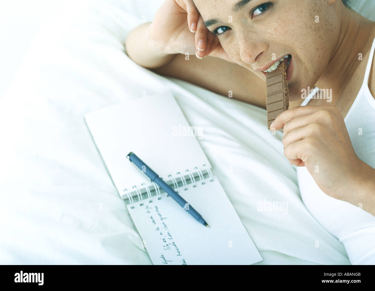 Chocolates on bed hi-res stock photography and images - Alamy