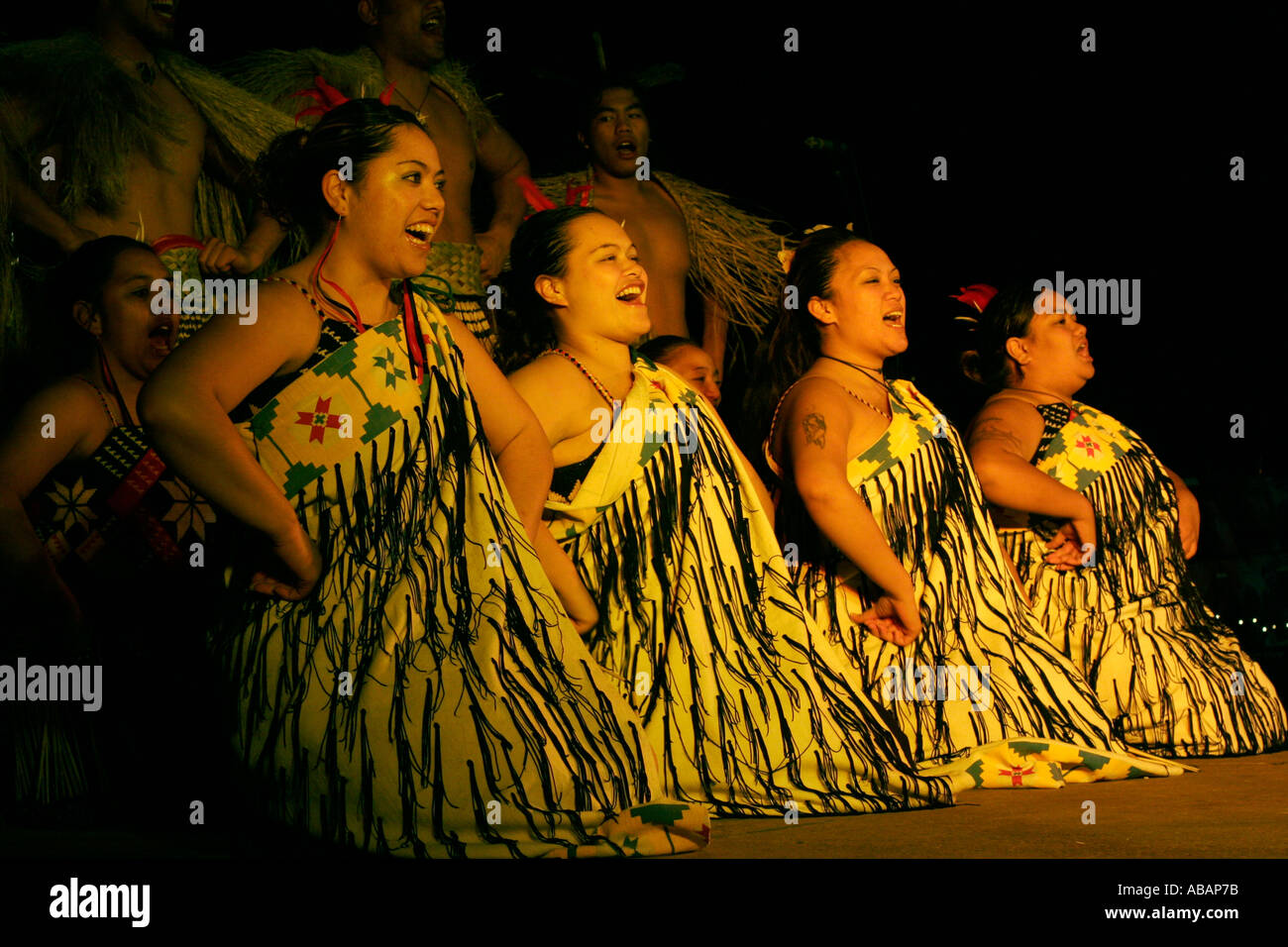 Maori traditional clothing hi-res stock photography and images - Alamy