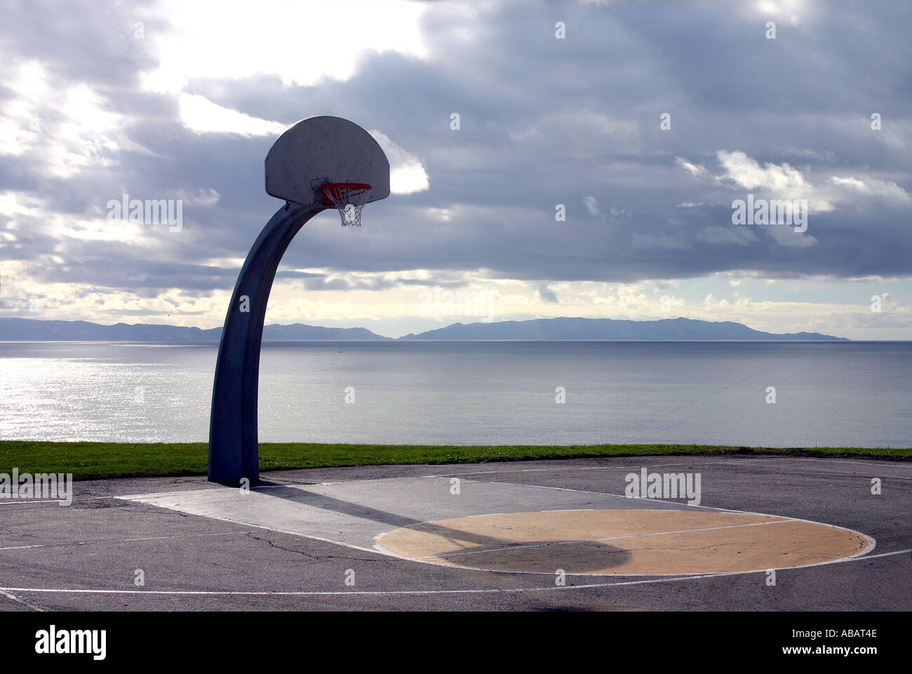basketball pitch court Stock Photo - Alamy