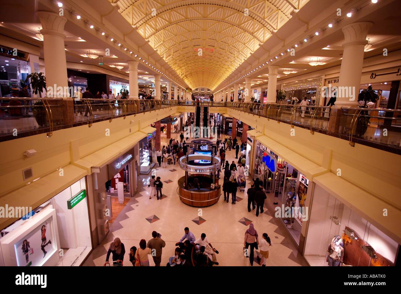 Dubai, Shopping Mall Interior Stock Photo - Alamy