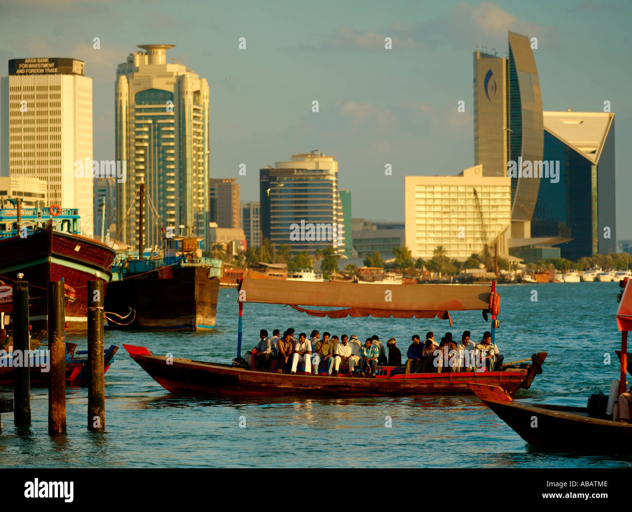 Ferrying boats hi-res stock photography and images - Alamy