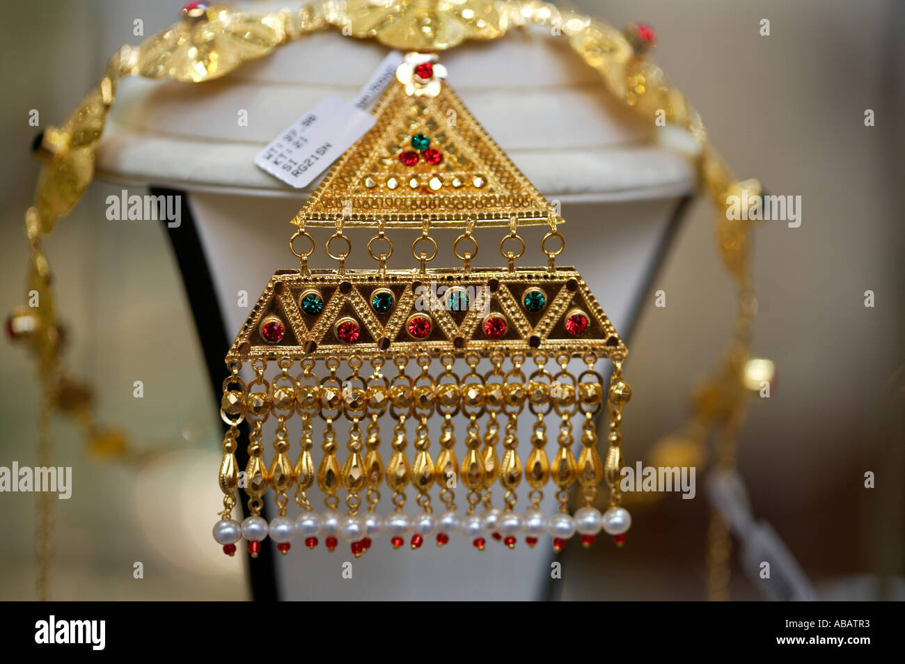 Gold gems hi-res stock photography and images - Alamy
