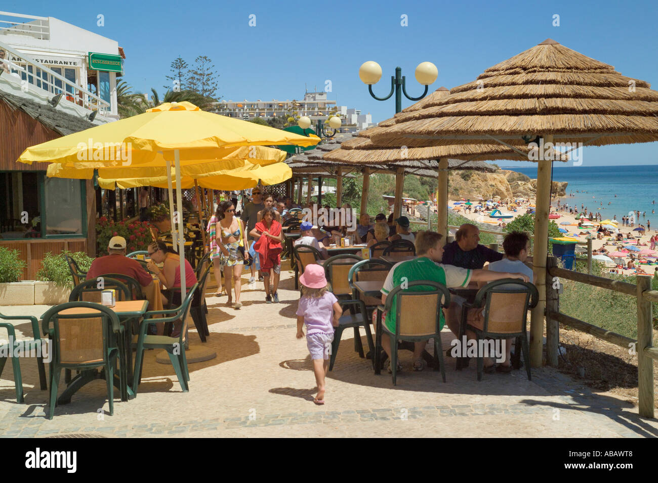 Busy tourist restaurant café hi-res stock photography and images - Alamy