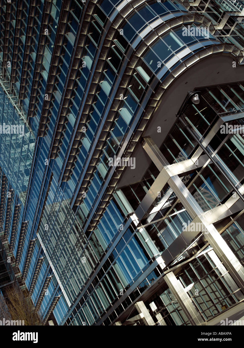 London business area hi-res stock photography and images - Alamy