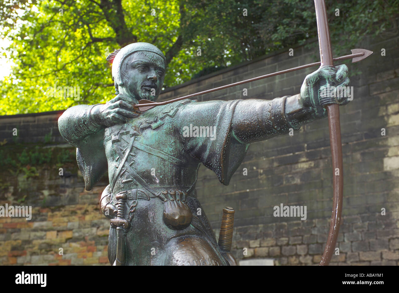 Nottingham Castle, Robin Hood Statue Stock Photo - Alamy
