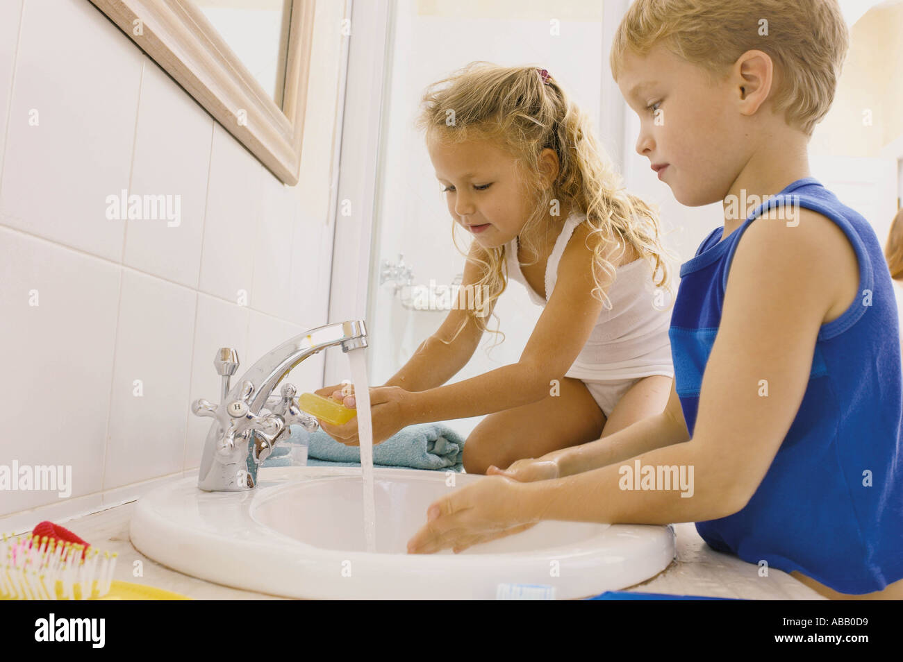 Children washing hands Stock Photo - Alamy